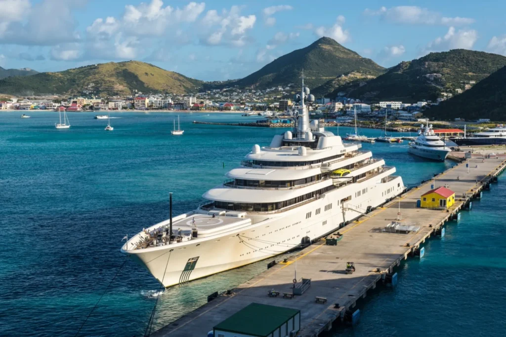 Top 5 Billionaire Yachts in Dubai for 2025
